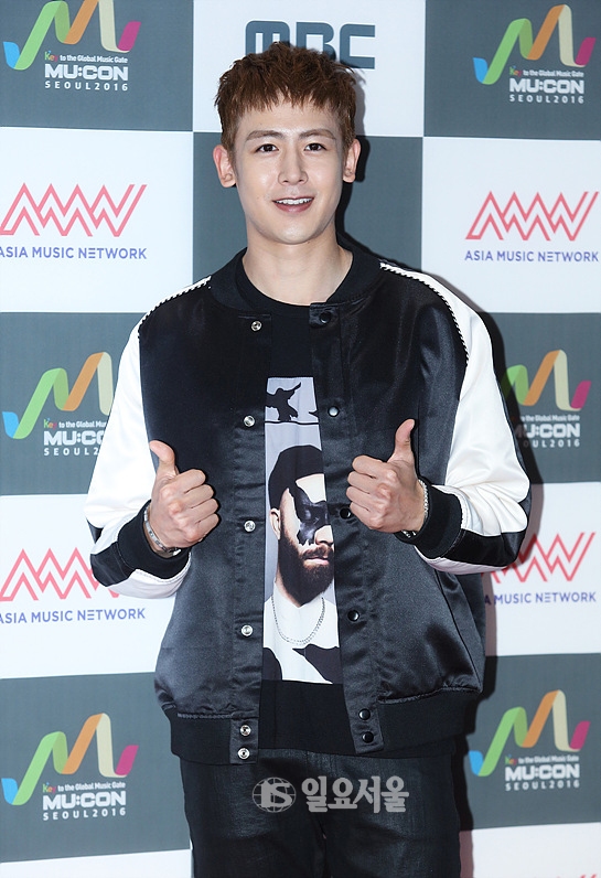 [IS포토|DMC페스티벌] 2PM 닉쿤, 뮤콘 AMN '쌍따봉~'