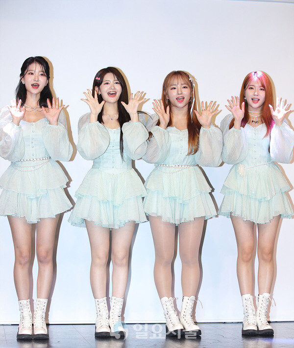 [is포토] 세러데이 2년 6개월 만에 컴백 발랄하트